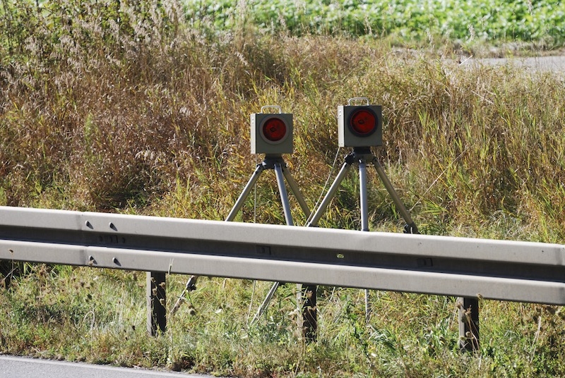Radarwarner Ratgeber - Radarwarner, Laserblinder oder POI-Warner?